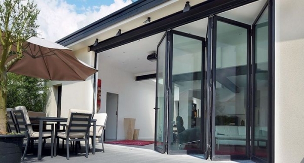 10 Amazing Ways to Use Bi-Folding Doors in Living Rooms